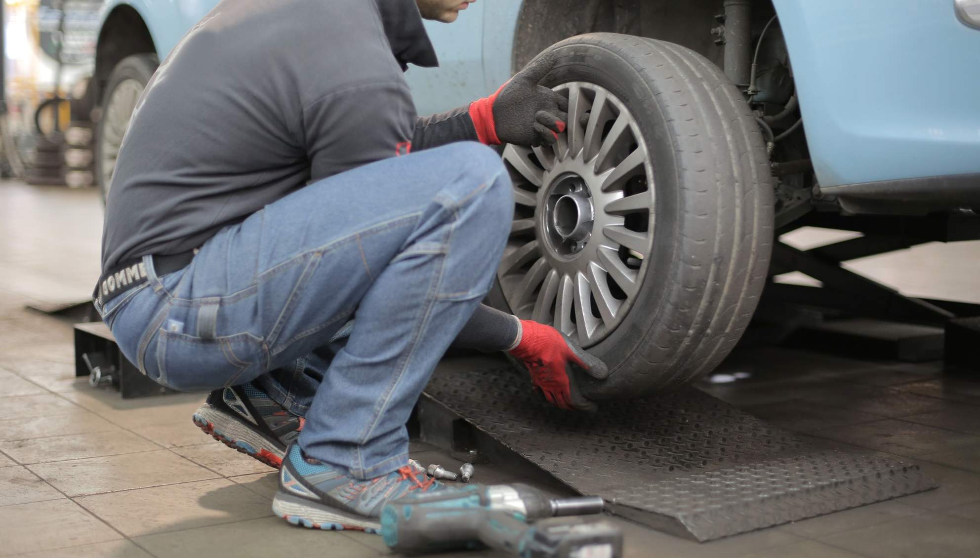 Jak vyměnit kolo u auta 🔧 Návod | Cebia.cz